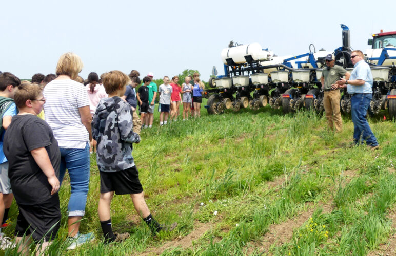 Students trek into farm fields for ag education outing | News, Sports ...